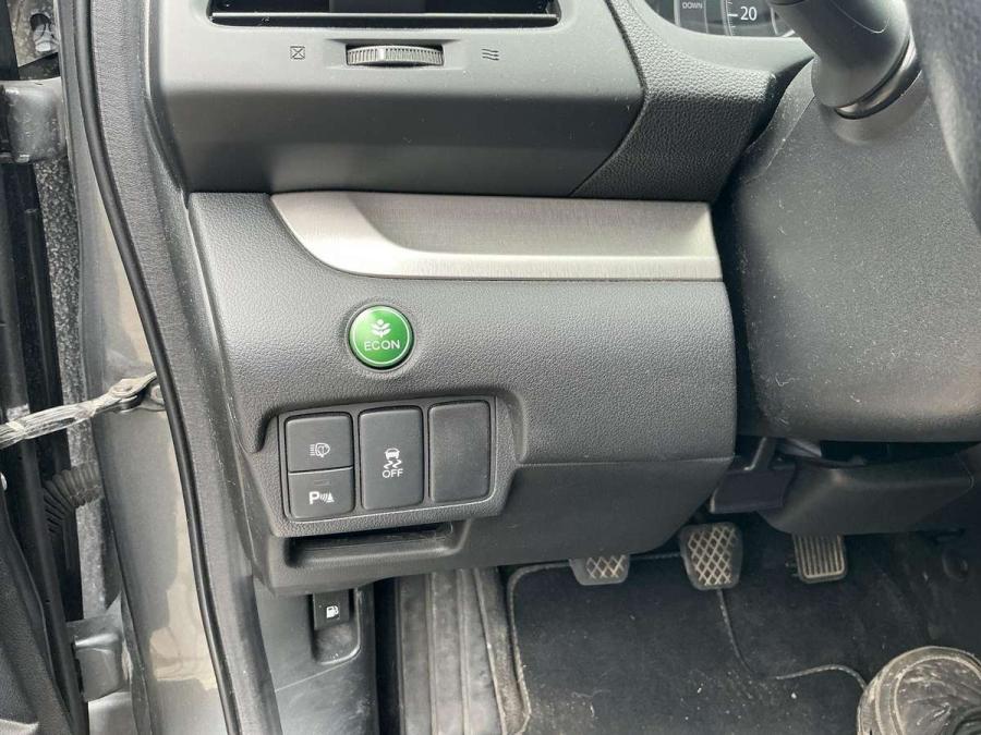 Grey Honda CR-V 2014 in Klaipeda, with an engine capacity of 2.20 L and mileage of 180 thousand km for 12000 €, photo 13 on AUTOMOTO.COM.LV