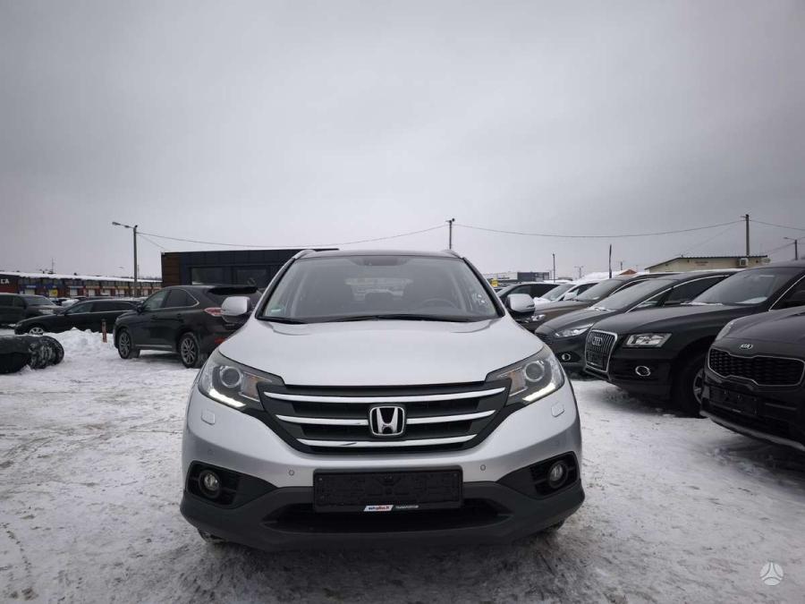 Pelēks Honda CR-V 2015 Viļņa, ar dzinēja tilpumu 2.20 L un nobraukumu 215 tūkst. km par 11950 €, foto 2 vietnē AUTOMOTO.COM.LV