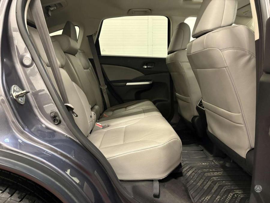 Grey Honda CR-V 2015 in Vilnius, with an engine capacity of 2.36 L and mileage of 163 thousand km for 14500 €, photo 30 on AUTOMOTO.COM.LV