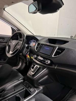 Pelēks Honda CR-V 2015 Klaipėda, ar dzinēja tilpumu 1.60 L un nobraukumu 267 tūkst. km par 11999 €, foto 3 vietnē AUTOMOTO.COM.LV