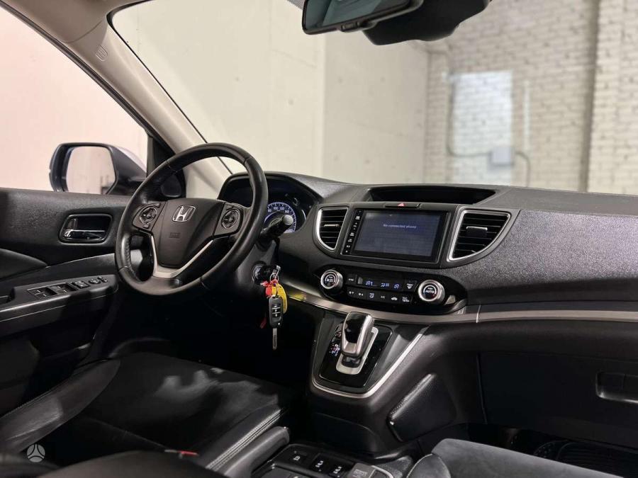 Pelēks Honda CR-V 2015 Klaipėda, ar dzinēja tilpumu 1.60 L un nobraukumu 267 tūkst. km par 11999 €, foto 12 vietnē AUTOMOTO.COM.LV