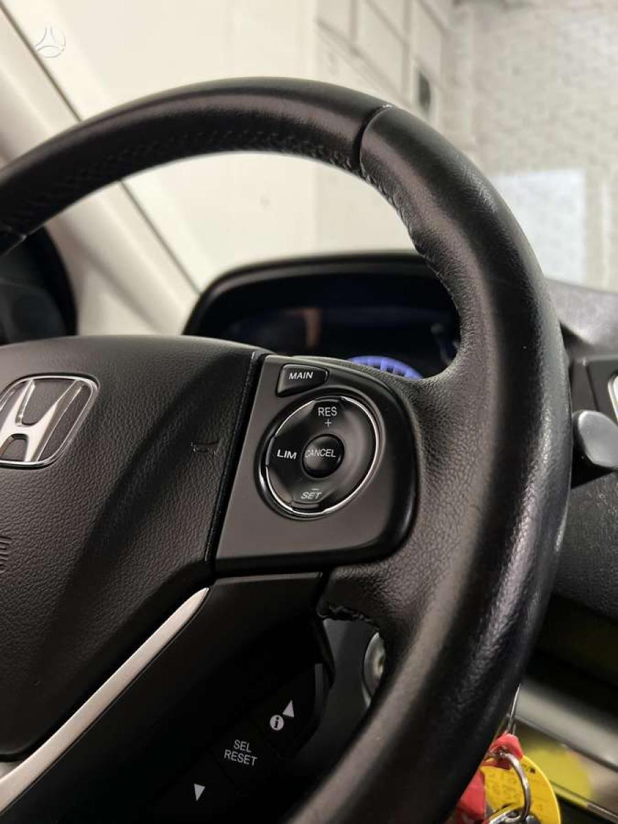 Pelēks Honda CR-V 2015 Klaipėda, ar dzinēja tilpumu 1.60 L un nobraukumu 267 tūkst. km par 11999 €, foto 26 vietnē AUTOMOTO.COM.LV