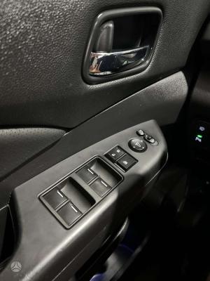 Pelēks Honda CR-V 2015 Klaipėda, ar dzinēja tilpumu 1.60 L un nobraukumu 267 tūkst. km par 11999 €, foto 30 vietnē AUTOMOTO.COM.LV