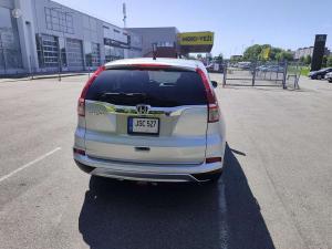 Pelēks Honda CR-V 2015 Klaipėda, ar dzinēja tilpumu 2.36 L un nobraukumu 136 tūkst. km par 13350 €, foto 5 vietnē AUTOMOTO.COM.LV