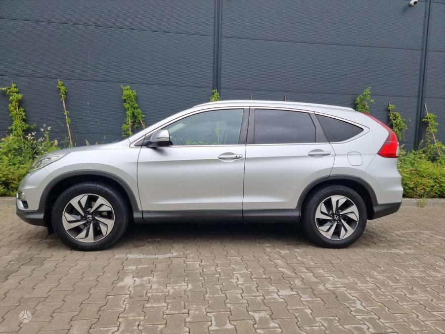 Grey Honda CR-V 2015 in Vilnius, with an engine capacity of 1.60 L and mileage of 205 thousand km for 12950 €, photo 8 on AUTOMOTO.COM.LV