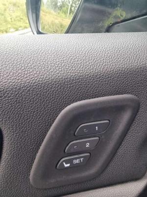 Grey Honda CR-V 2015 in Vilnius, with an engine capacity of 1.60 L and mileage of 205 thousand km for 12950 €, photo 19 on AUTOMOTO.COM.LV
