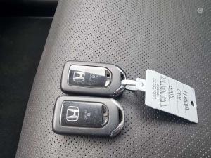 Grey Honda CR-V 2015 in Vilnius, with an engine capacity of 1.60 L and mileage of 205 thousand km for 12950 €, photo 23 on AUTOMOTO.COM.LV