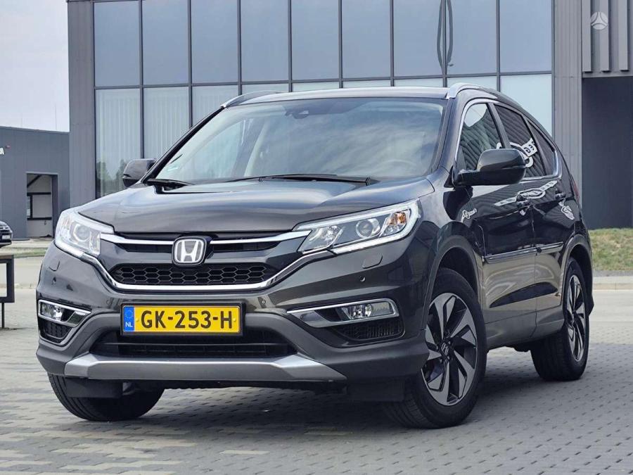 Grey Honda CR-V 2015 in Siauliai, with an engine capacity of 1.60 L and mileage of 300 thousand km for 12990 €, photo 3 on AUTOMOTO.COM.LV