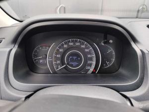 Grey Honda CR-V 2015 in Siauliai, with an engine capacity of 1.60 L and mileage of 300 thousand km for 12990 €, photo 11 on AUTOMOTO.COM.LV