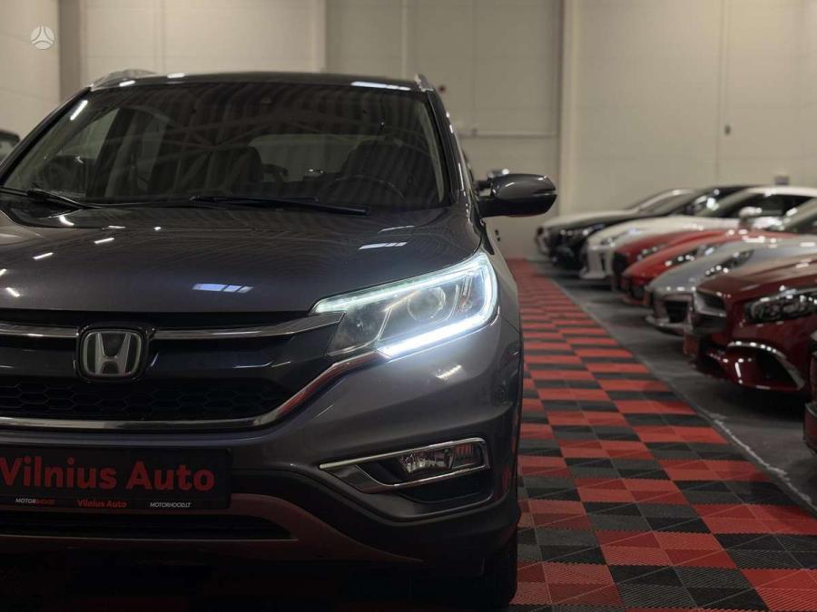 Pelēks Honda CR-V 2015 Viļņa, ar dzinēja tilpumu 2.36 L un nobraukumu 163 tūkst. km par 12990 €, foto 8 vietnē AUTOMOTO.COM.LV