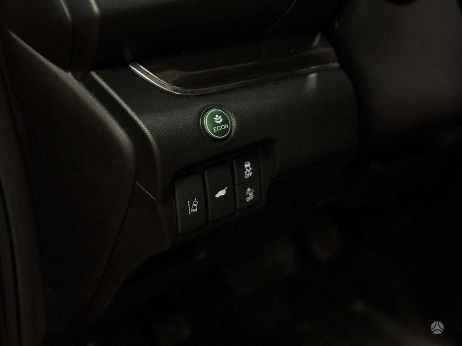 Pelēks Honda CR-V 2015 Viļņa, ar dzinēja tilpumu 2.36 L un nobraukumu 163 tūkst. km par 12990 €, foto 16 vietnē AUTOMOTO.COM.LV