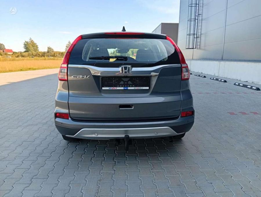 Pelēks Honda CR-V 2015 Šauļi, ar dzinēja tilpumu 1.60 L un nobraukumu 188 tūkst. km par 11600 €, foto 5 vietnē AUTOMOTO.COM.LV