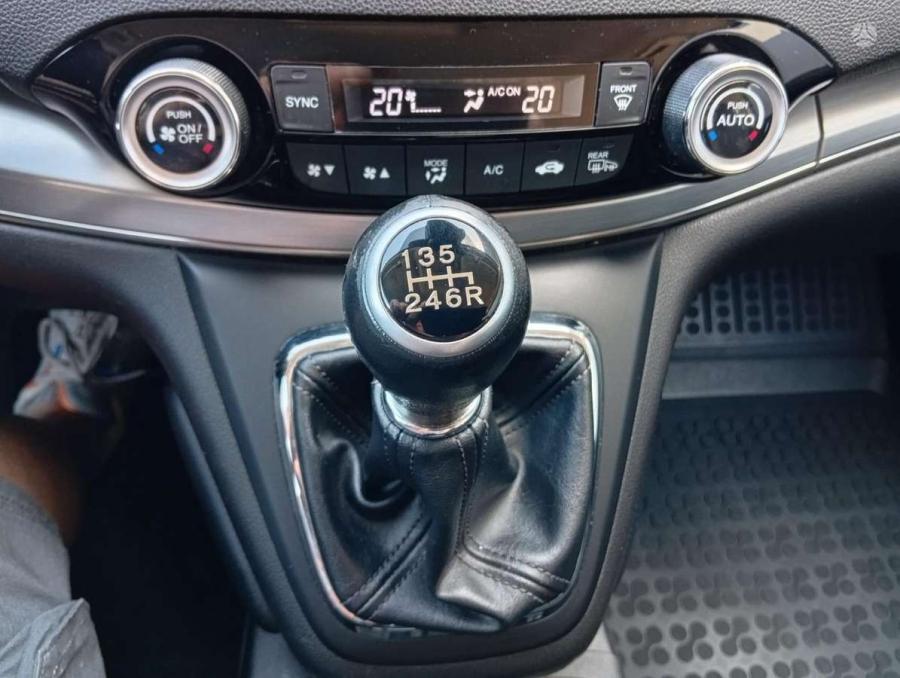 Pelēks Honda CR-V 2015 Šauļi, ar dzinēja tilpumu 1.60 L un nobraukumu 188 tūkst. km par 11600 €, foto 12 vietnē AUTOMOTO.COM.LV
