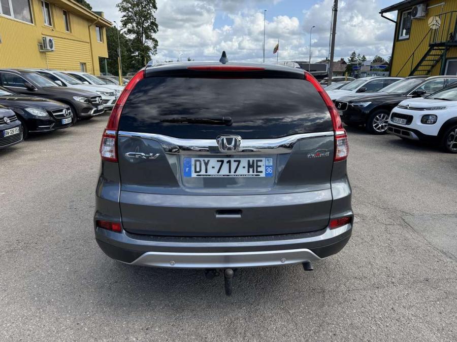Grey Honda CR-V 2015 in Taurage, with an engine capacity of 1.60 L and mileage of 212 thousand km for 12200 €, photo 6 on AUTOMOTO.COM.LV