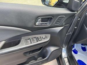 Grey Honda CR-V 2015 in Taurage, with an engine capacity of 1.60 L and mileage of 212 thousand km for 12200 €, photo 18 on AUTOMOTO.COM.LV