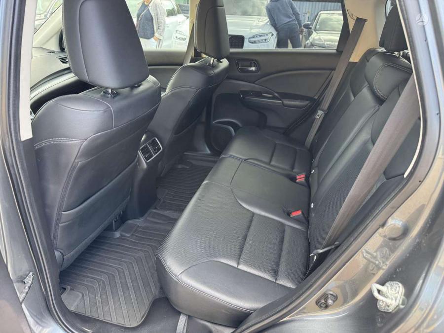 Grey Honda CR-V 2015 in Taurage, with an engine capacity of 1.60 L and mileage of 212 thousand km for 12200 €, photo 20 on AUTOMOTO.COM.LV