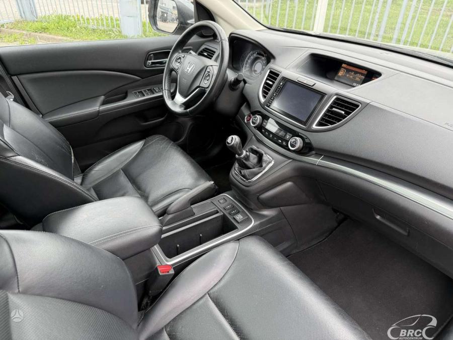Grey Honda CR-V 2015 in Klaipeda, with an engine capacity of 1.60 L and mileage of 243 thousand km for 9500 €, photo 7 on AUTOMOTO.COM.LV
