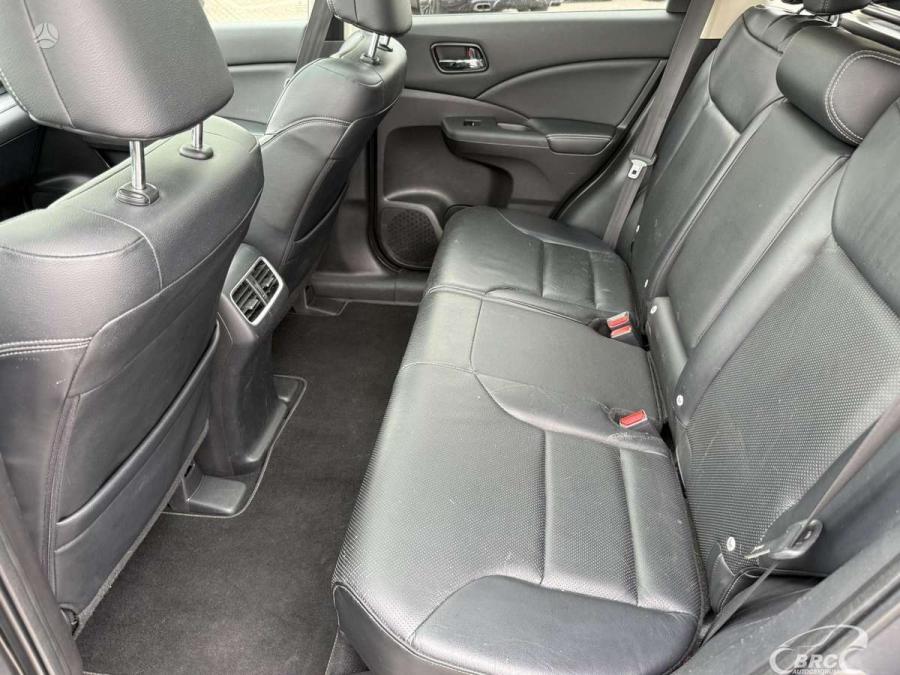 Grey Honda CR-V 2015 in Klaipeda, with an engine capacity of 1.60 L and mileage of 243 thousand km for 9500 €, photo 15 on AUTOMOTO.COM.LV
