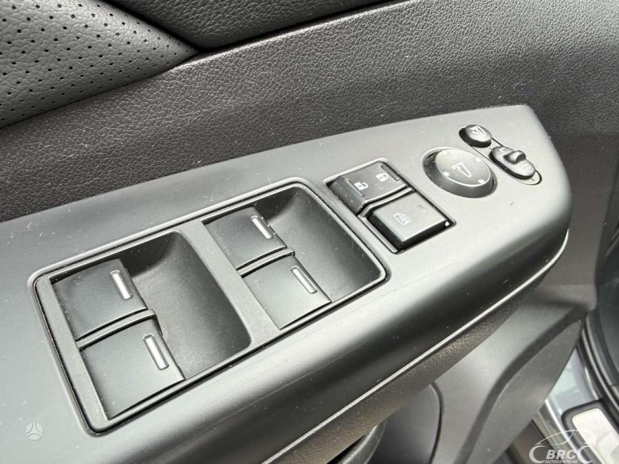 Grey Honda CR-V 2015 in Klaipeda, with an engine capacity of 1.60 L and mileage of 243 thousand km for 9500 €, photo 20 on AUTOMOTO.COM.LV