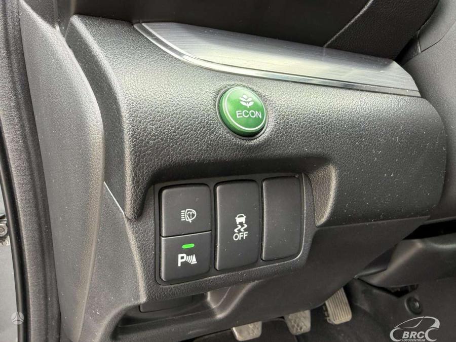 Grey Honda CR-V 2015 in Klaipeda, with an engine capacity of 1.60 L and mileage of 243 thousand km for 9500 €, photo 21 on AUTOMOTO.COM.LV