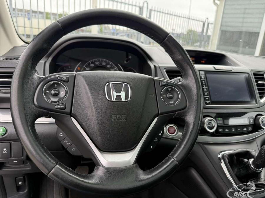 Grey Honda CR-V 2015 in Klaipeda, with an engine capacity of 1.60 L and mileage of 243 thousand km for 9500 €, photo 23 on AUTOMOTO.COM.LV
