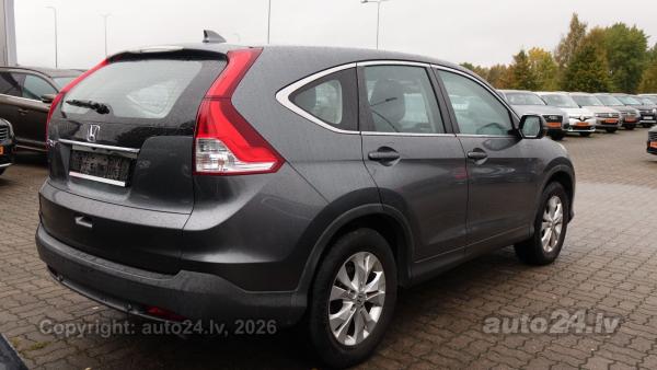 Grey Honda CR-V 2015 in Tartu, with an engine capacity of 2.20 L and mileage of 131 thousand km for 13990 €, photo 3 on AUTOMOTO.COM.LV