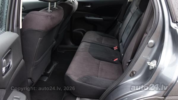 Grey Honda CR-V 2015 in Tartu, with an engine capacity of 2.20 L and mileage of 131 thousand km for 13990 €, photo 6 on AUTOMOTO.COM.LV