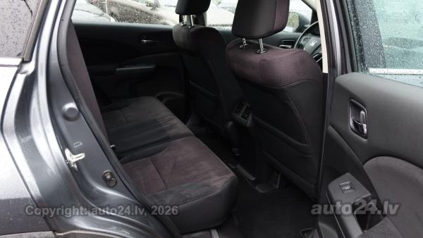 Grey Honda CR-V 2015 in Tartu, with an engine capacity of 2.20 L and mileage of 131 thousand km for 13990 €, photo 7 on AUTOMOTO.COM.LV