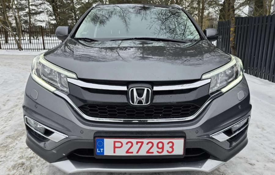 Grey Honda CR-V 2016 in Kaunas, with an engine capacity of 1.60 L and mileage of 280 thousand km for 10800 €, photo 2 on AUTOMOTO.COM.LV