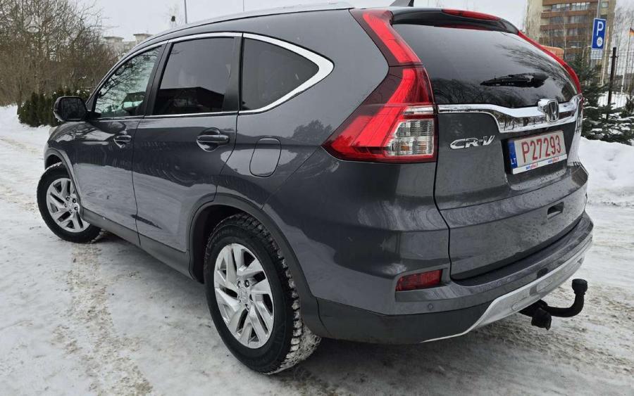 Grey Honda CR-V 2016 in Kaunas, with an engine capacity of 1.60 L and mileage of 280 thousand km for 10800 €, photo 4 on AUTOMOTO.COM.LV