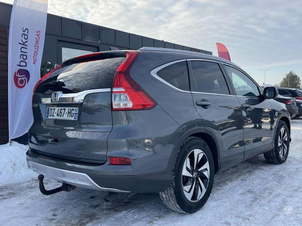 Pelēks Honda CR-V 2016 Tauragė, ar dzinēja tilpumu 1.60 L un nobraukumu 193 tūkst. km par 10900 €, foto 5 vietnē AUTOMOTO.COM.LV
