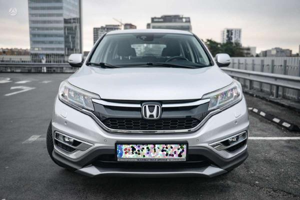 Grey Honda CR-V 2016 in Vilnius, with an engine capacity of 1.60 L and mileage of 121 thousand km for 13800 €, photo 7 on AUTOMOTO.COM.LV