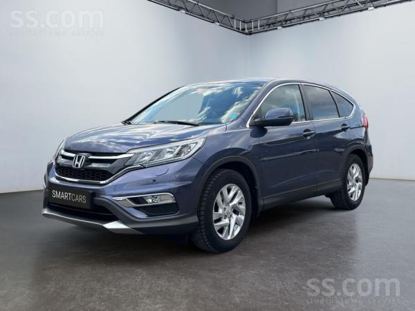 Grey Honda CR-V 2016 in Riga, with an engine capacity of 2.00 L and mileage of 89 thousand km for 15900 €, photo 1 on AUTOMOTO.COM.LV
