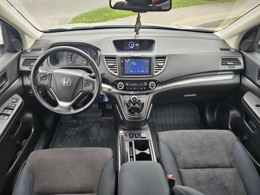 Grey Honda CR-V 2016 in Siauliai, with an engine capacity of 2.00 L and mileage of 274 thousand km for 13950 €, photo 13 on AUTOMOTO.COM.LV