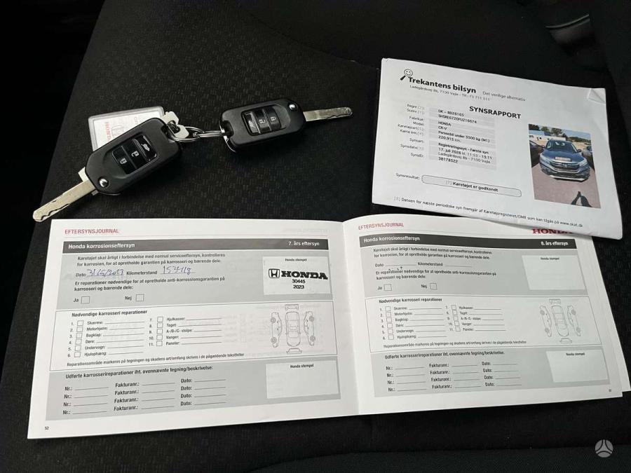 Grey Honda CR-V 2016 in Marijampole, with an engine capacity of 1.60 L and mileage of 221 thousand km for 9900 €, photo 14 on AUTOMOTO.COM.LV