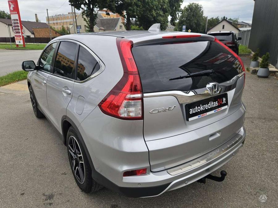 Grey Honda CR-V 2016 in Siauliai, with an engine capacity of 2.00 L and mileage of 274 thousand km for 13950 €, photo 8 on AUTOMOTO.COM.LV