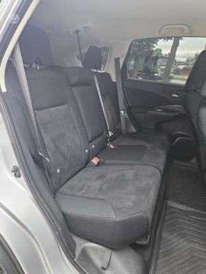 Grey Honda CR-V 2016 in Siauliai, with an engine capacity of 2.00 L and mileage of 274 thousand km for 13950 €, photo 16 on AUTOMOTO.COM.LV