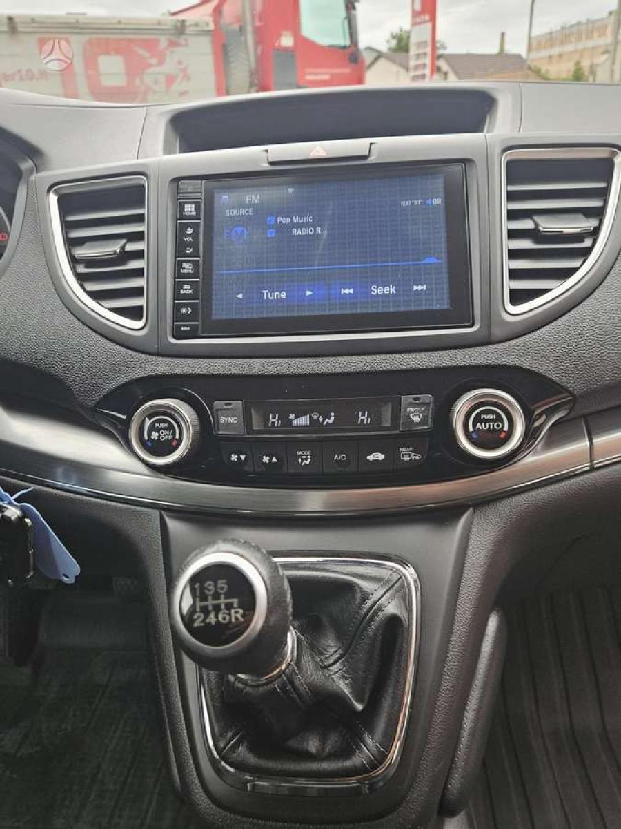 Grey Honda CR-V 2016 in Siauliai, with an engine capacity of 2.00 L and mileage of 274 thousand km for 13950 €, photo 21 on AUTOMOTO.COM.LV