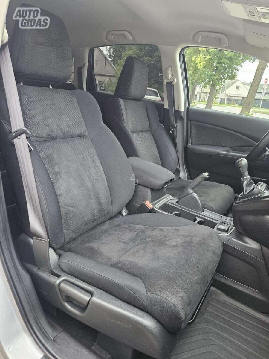Pelēks Honda CR-V 2016 Šauļi, ar dzinēja tilpumu 2.00 L un nobraukumu 274 tūkst. km par 13950 €, foto 14 vietnē AUTOMOTO.COM.LV