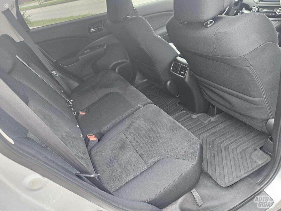 Pelēks Honda CR-V 2016 Šauļi, ar dzinēja tilpumu 2.00 L un nobraukumu 274 tūkst. km par 13950 €, foto 17 vietnē AUTOMOTO.COM.LV