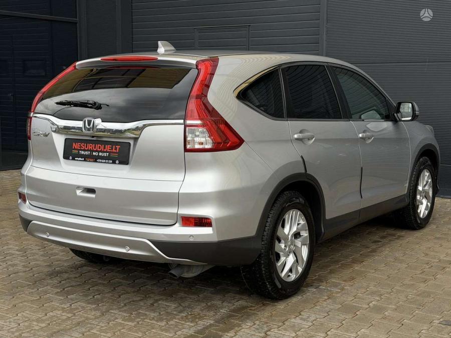 Grey Honda CR-V 2016 in Vilnius, with an engine capacity of 1.60 L and mileage of 190 thousand km for 12999 €, photo 5 on AUTOMOTO.COM.LV