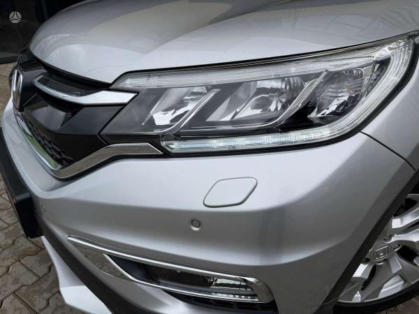 Grey Honda CR-V 2016 in Vilnius, with an engine capacity of 1.60 L and mileage of 190 thousand km for 12999 €, photo 8 on AUTOMOTO.COM.LV