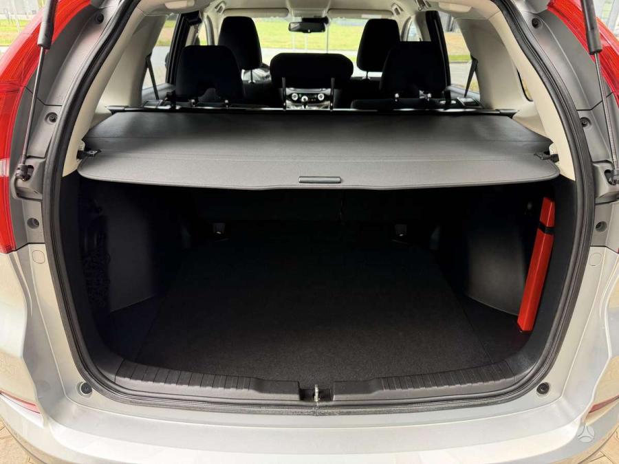 Grey Honda CR-V 2016 in Vilnius, with an engine capacity of 1.60 L and mileage of 190 thousand km for 12999 €, photo 16 on AUTOMOTO.COM.LV