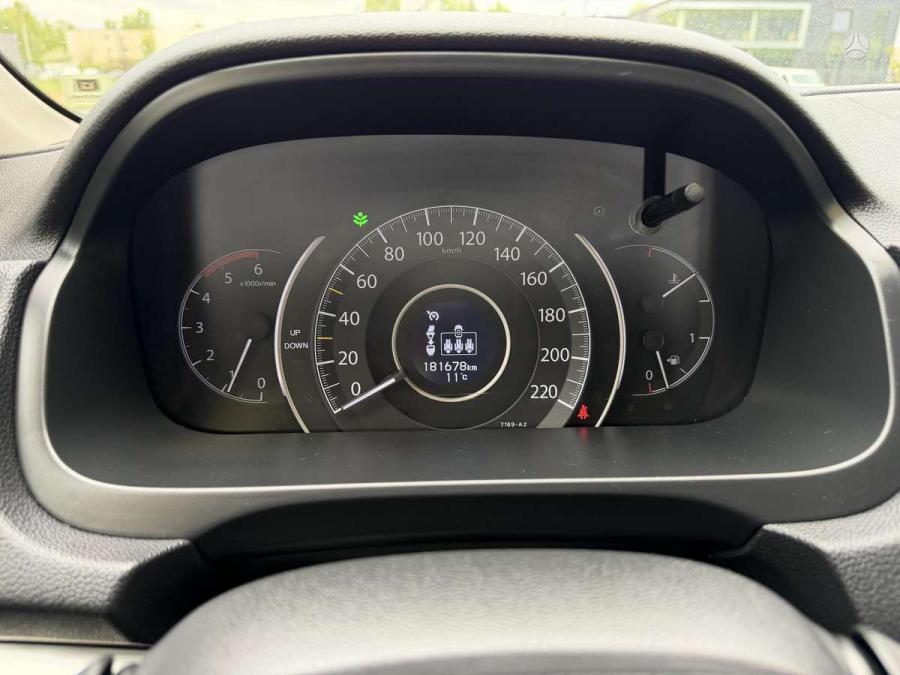 Grey Honda CR-V 2016 in Vilnius, with an engine capacity of 1.60 L and mileage of 190 thousand km for 12999 €, photo 23 on AUTOMOTO.COM.LV