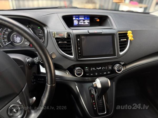 Grey Honda CR-V 2016 in Tallinn, with an engine capacity of 2.00 L and mileage of 107 thousand km for 16900 €, photo 10 on AUTOMOTO.COM.LV