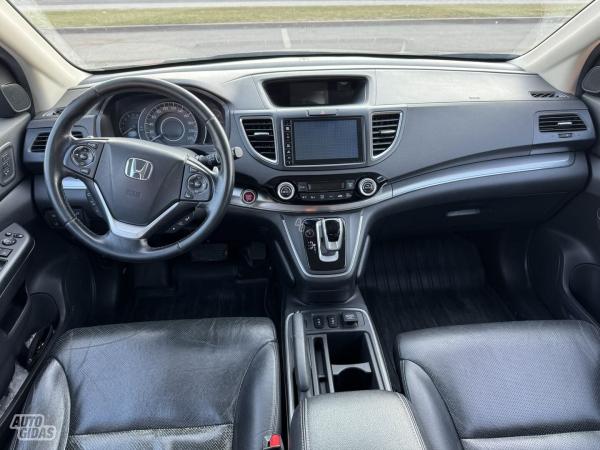 Grey Honda CR-V 2017 in Vilnius, with an engine capacity of 1.60 L and mileage of 177 thousand km for 15300 €, photo 3 on AUTOMOTO.COM.LV