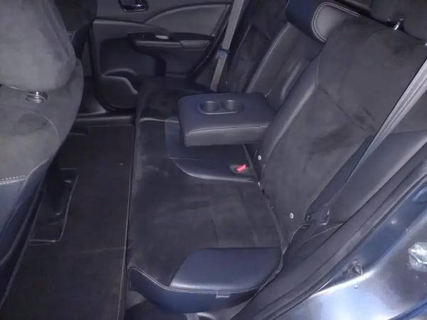 Grey Honda CR-V 2017 in Riga, with an engine capacity of 1.60 L and mileage of 160 thousand km for 15390 €, photo 5 on AUTOMOTO.COM.LV