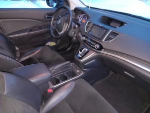 Grey Honda CR-V 2017 in Riga, with an engine capacity of 1.60 L and mileage of 160 thousand km for 15390 €, photo 8 on AUTOMOTO.COM.LV