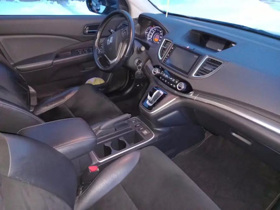 Grey Honda CR-V 2017 in Riga, with an engine capacity of 1.60 L and mileage of 160 thousand km for 15390 €, photo 8 on AUTOMOTO.COM.LV
