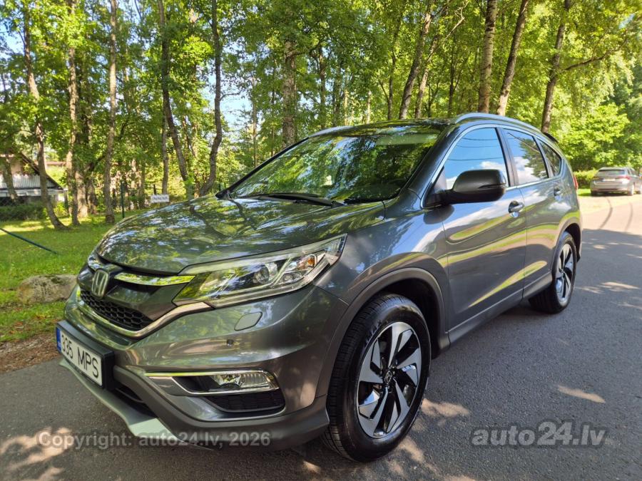 Pelēks Honda CR-V 2017 Tallina, ar dzinēja tilpumu 2.00 L un nobraukumu 128 tūkst. km par 16999 €, foto 1 vietnē AUTOMOTO.COM.LV